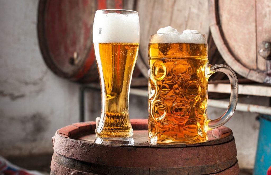 Golden Ale Vs Lager: Similarities and Differences